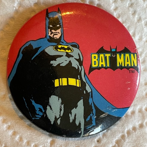 DC Comics | Other | Vintage Tm Dc Comics Inc 989 Batman Button Pin ...